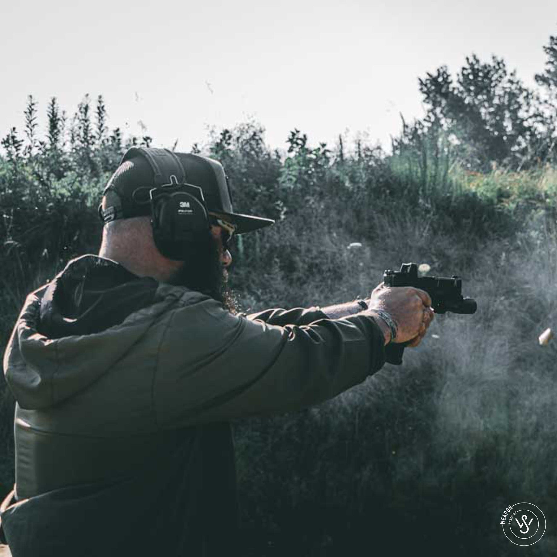 Lightweight Windbreaker – Weapon Snatcher